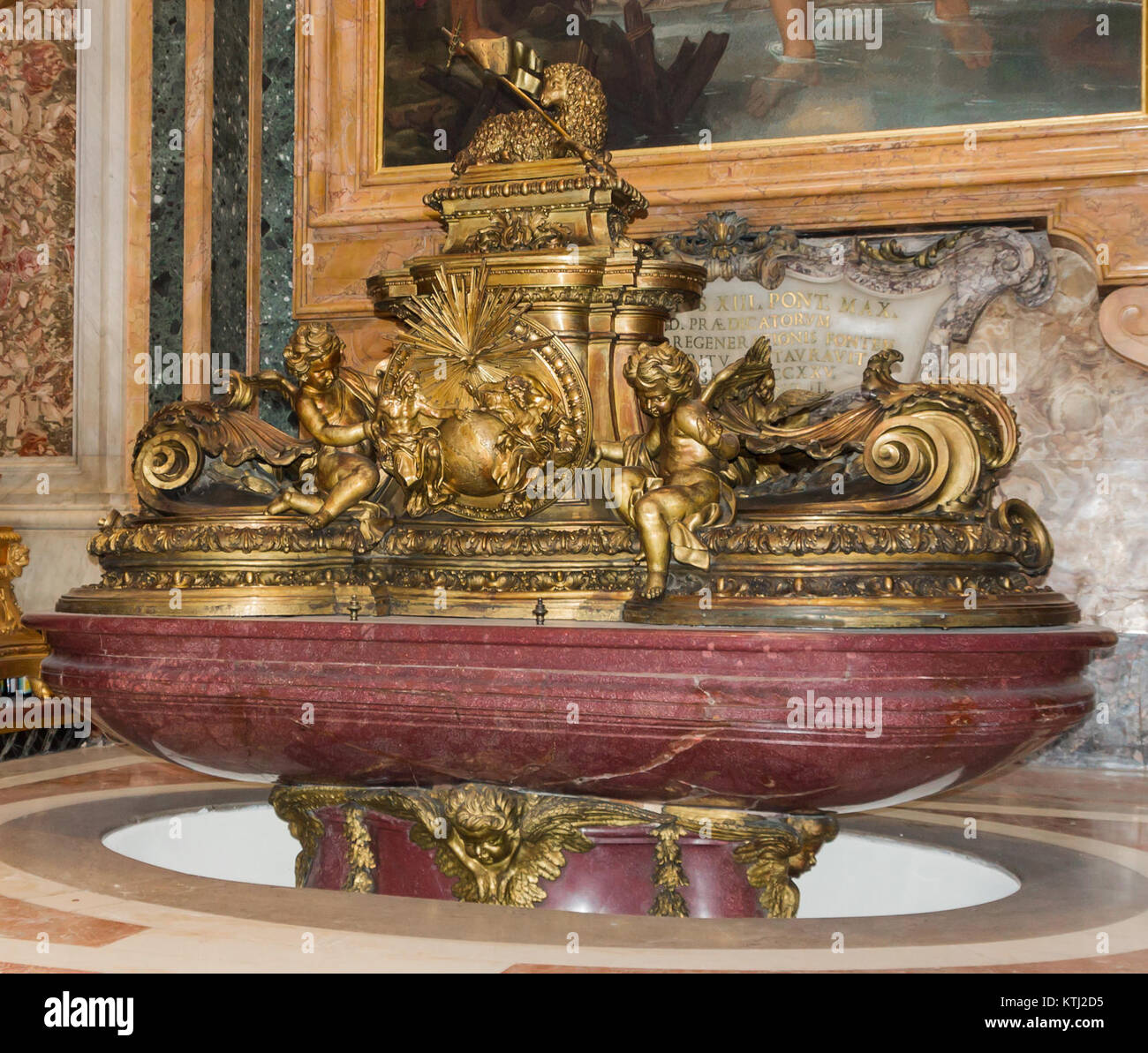 Peters basilica vatican hi-res stock photography and images - Alamy