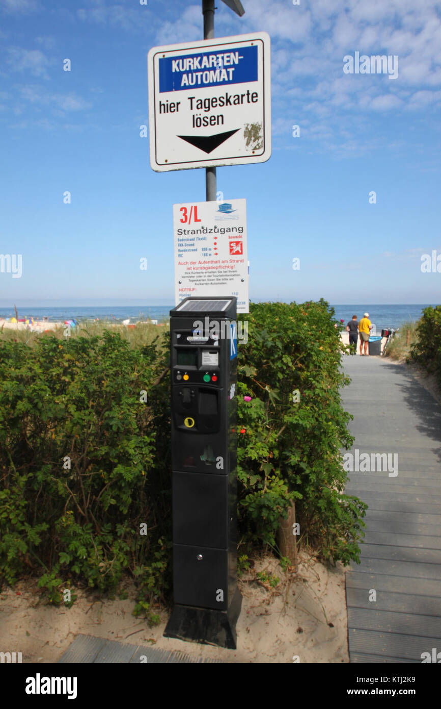 Kurkartenautomat hi-res stock photography and images - Alamy