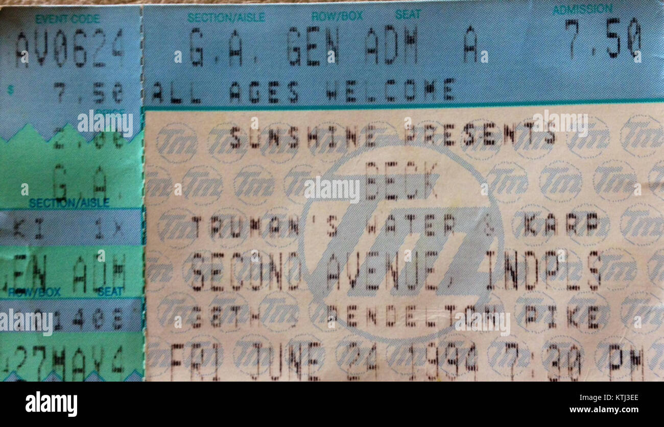 Music fans 1990s hi-res stock photography and images - Alamy