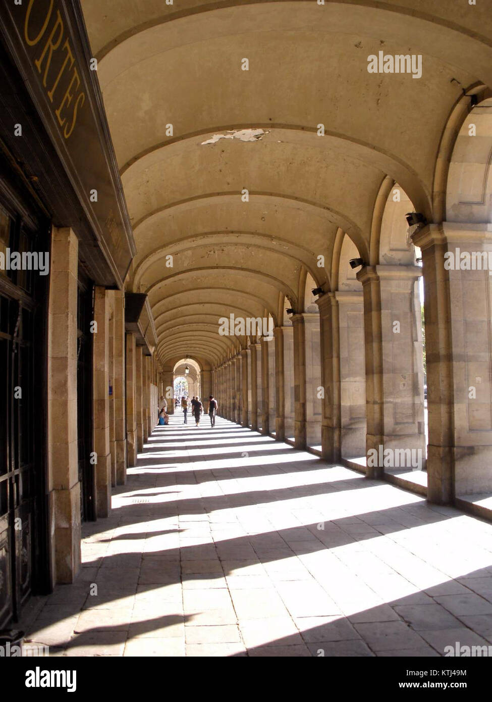 The 'Barcelona Lonja 05' refers to an image capturing the architectural ...