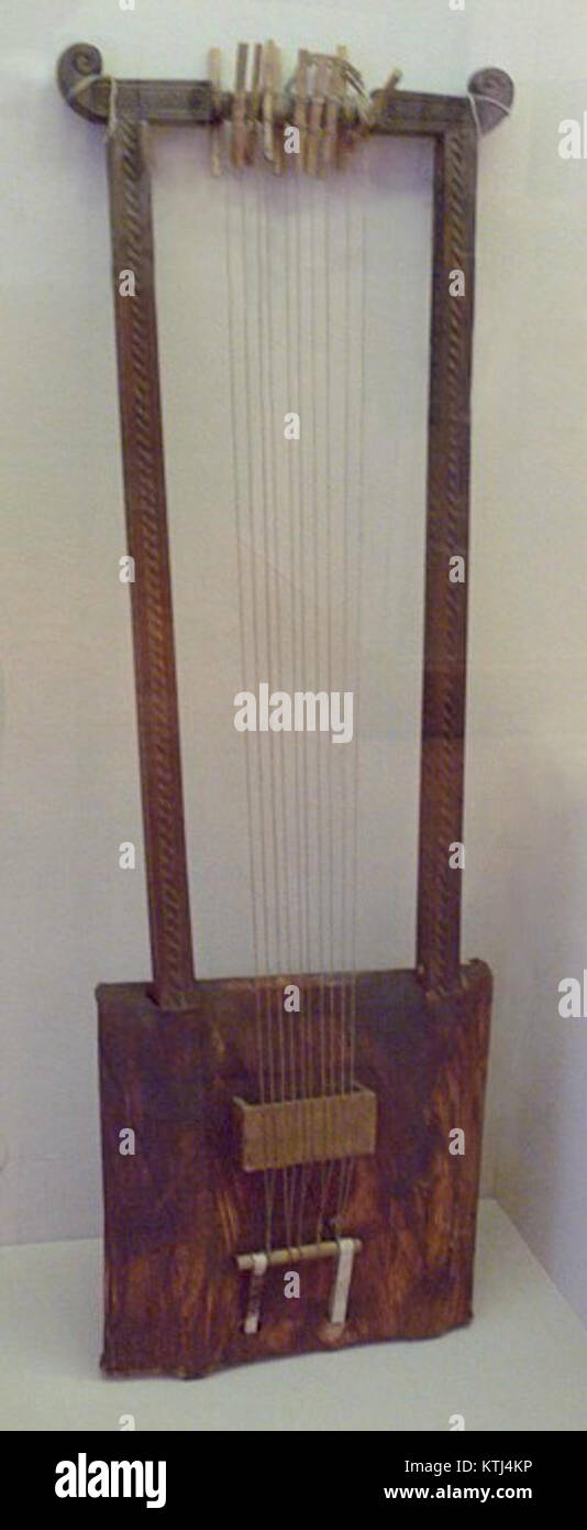 African stringed musical instrument hi-res stock photography and images ...