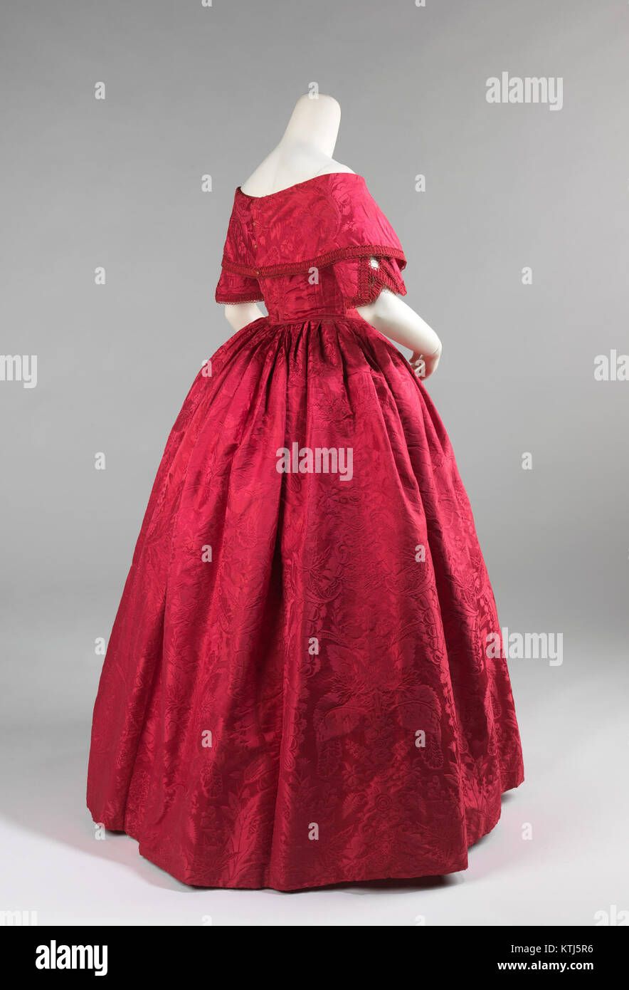 This ball gown, housed at the Metropolitan Museum of Art, features a ...