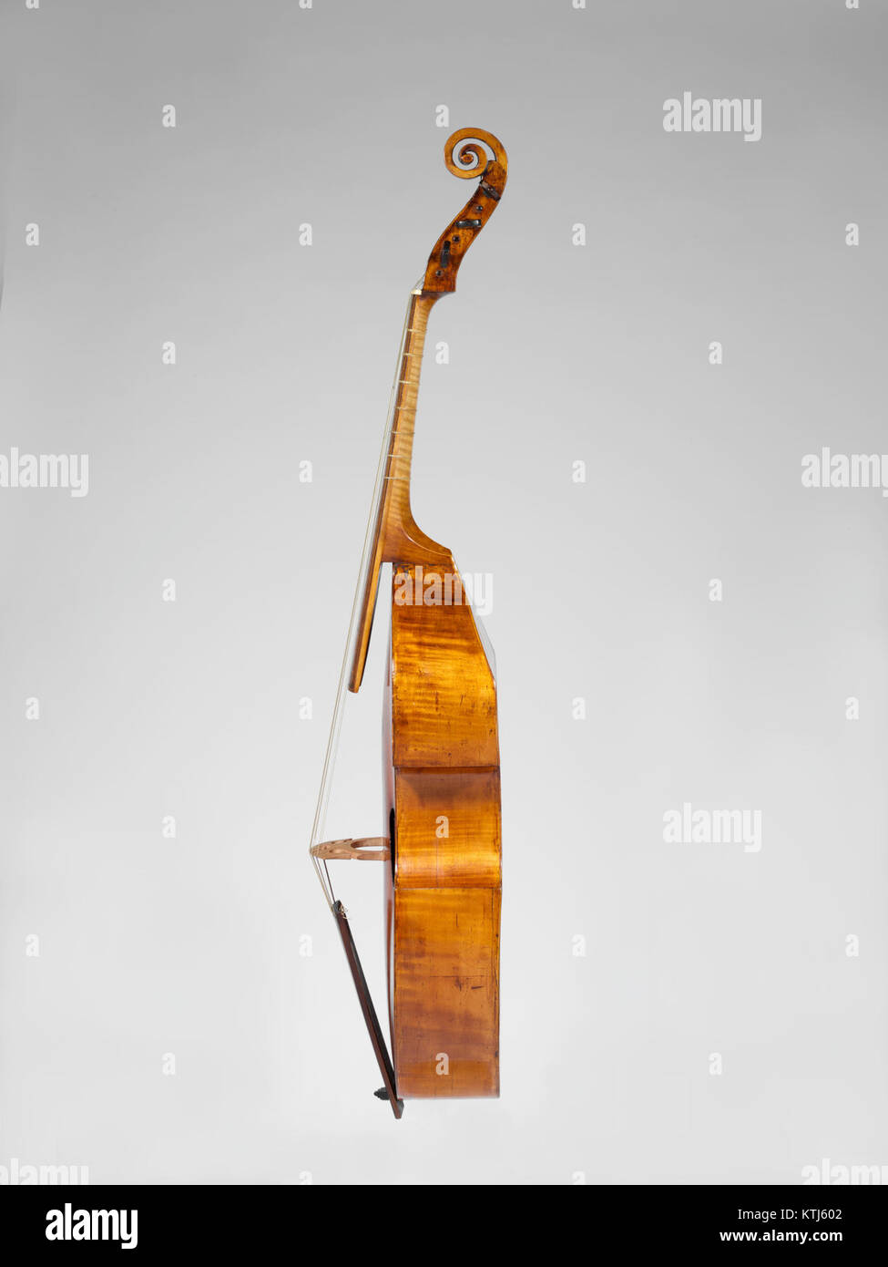 Viola da gamba hi-res stock photography and images - Alamy