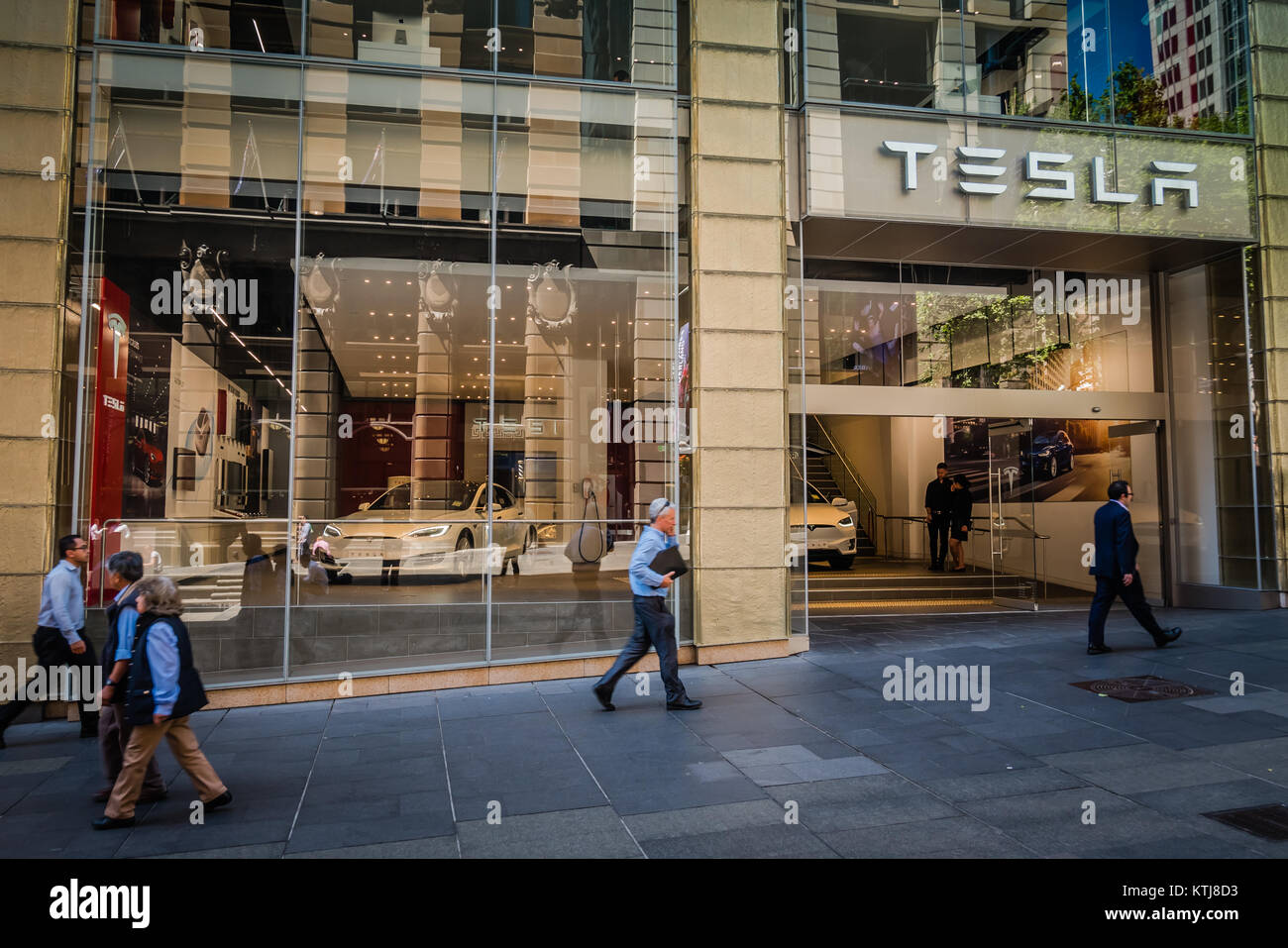 tesla store in sydney australia Stock Photo - Alamy