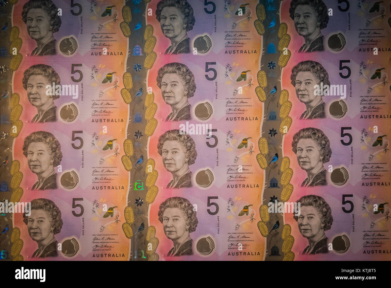 uncut australian bank notes Stock Photo - Alamy
