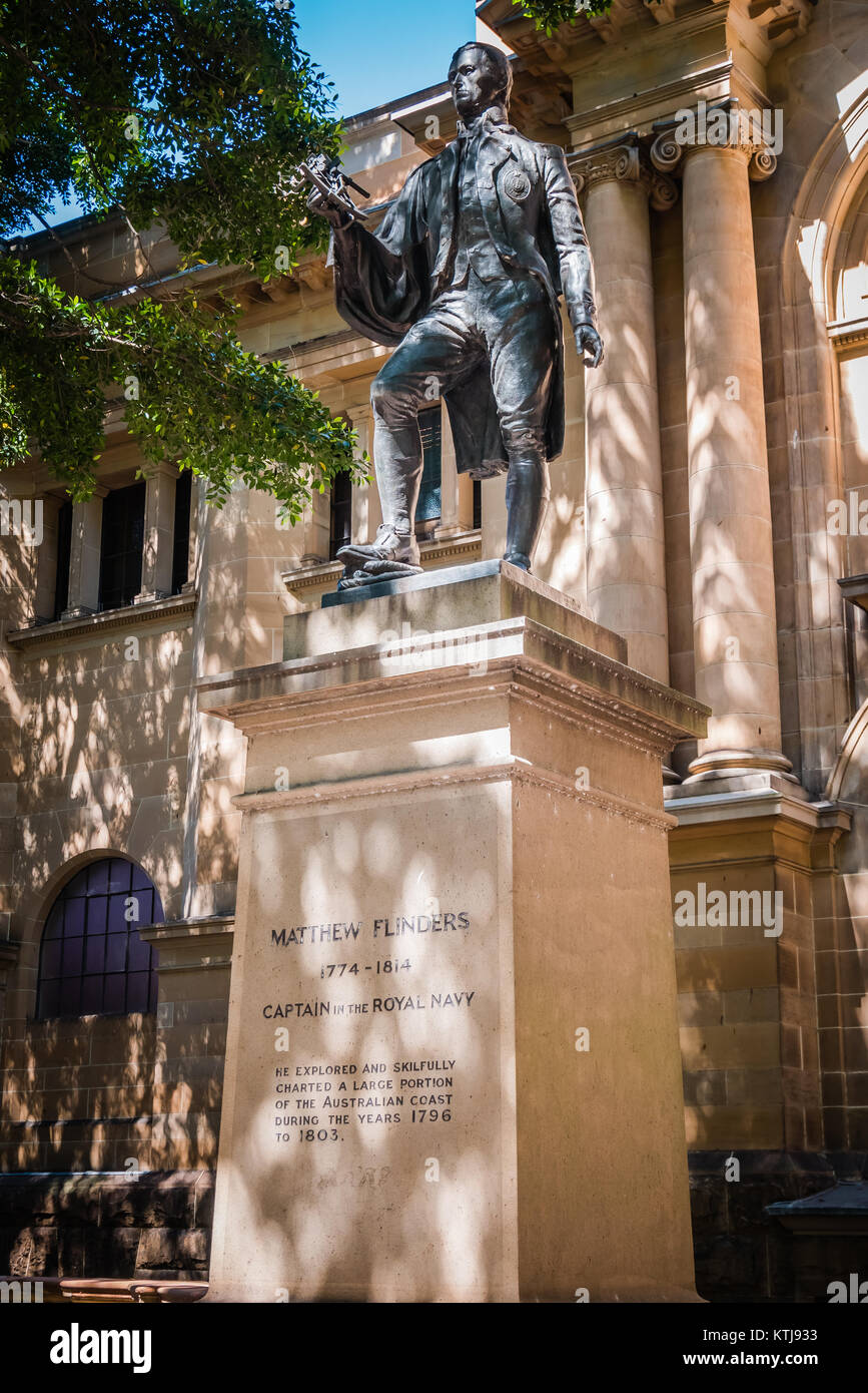 matthew flinders statue Stock Photo - Alamy
