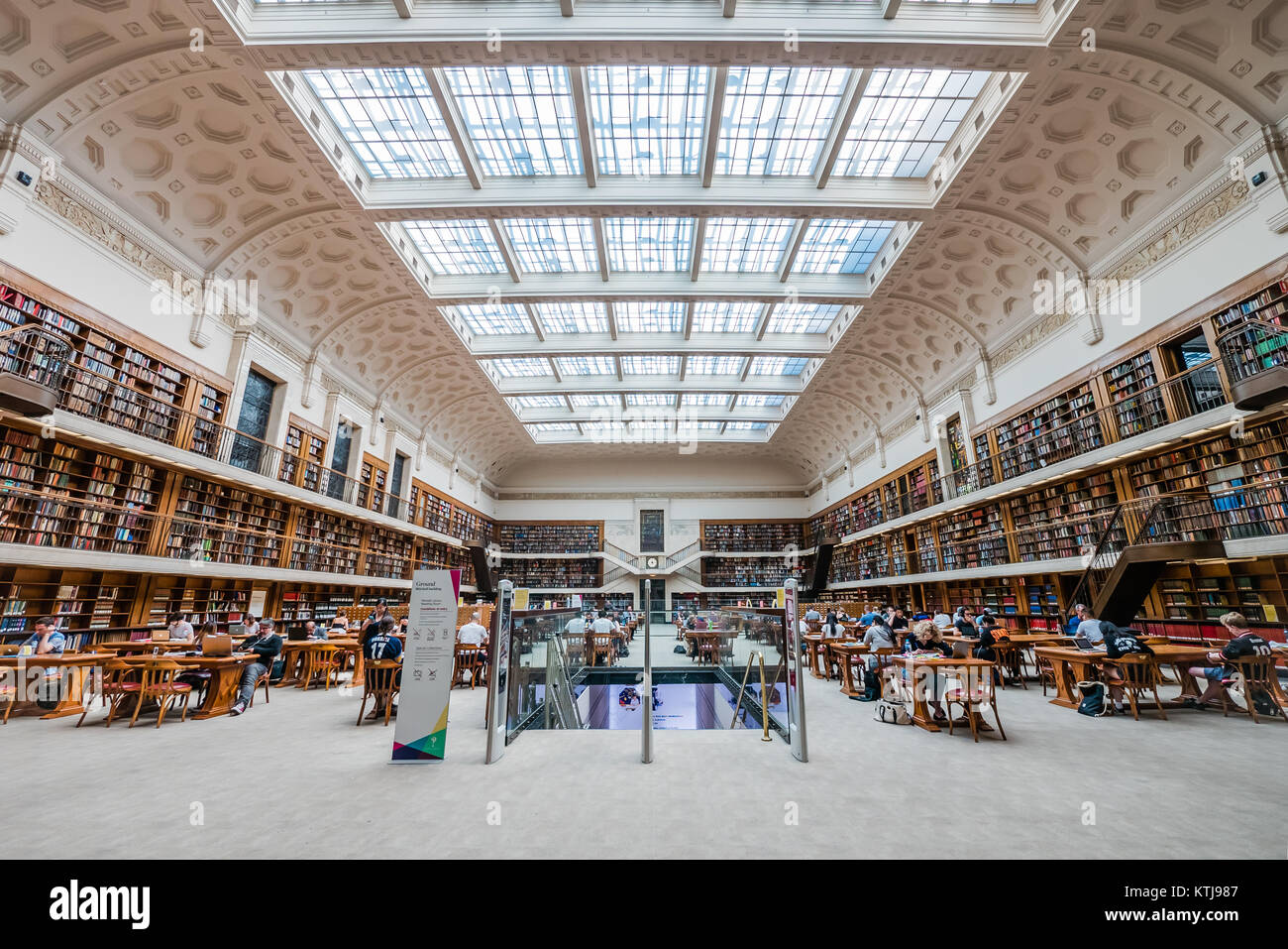Inside state library hi-res stock photography and images - Alamy
