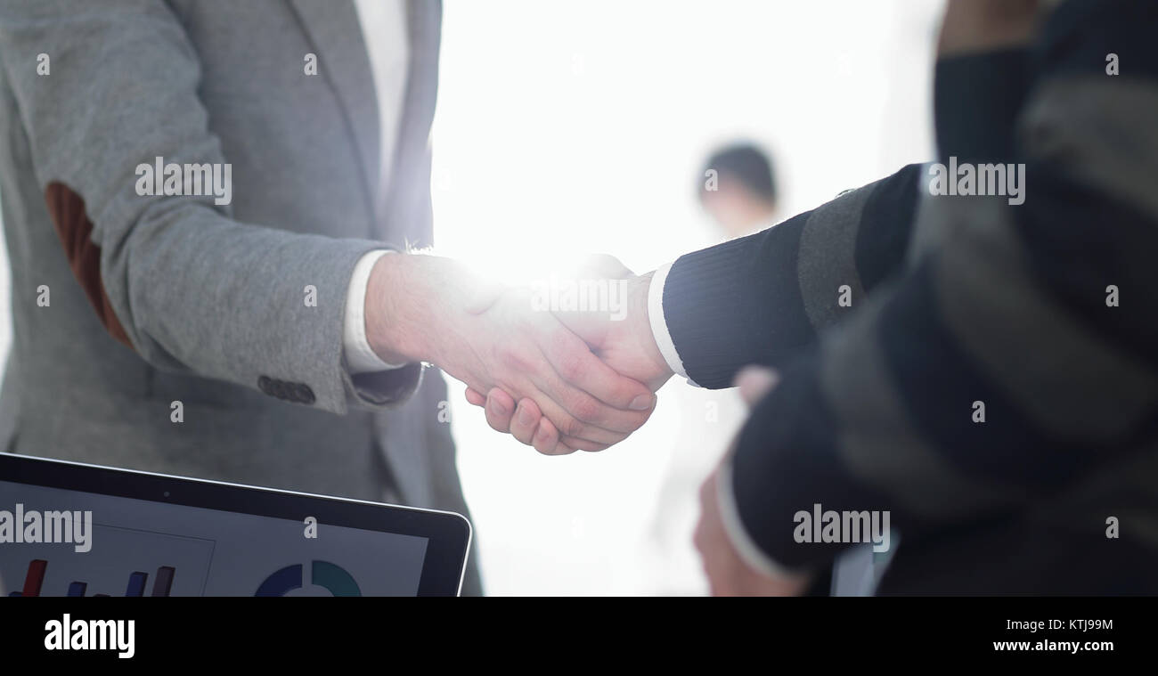 welcome handshake financial partners Stock Photo - Alamy