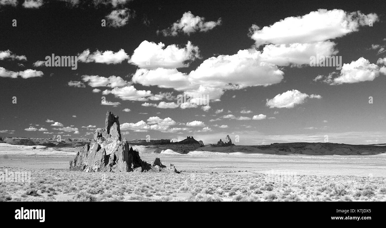 AZ Agathla is a prominent geological feature near Kayenta, known for ...