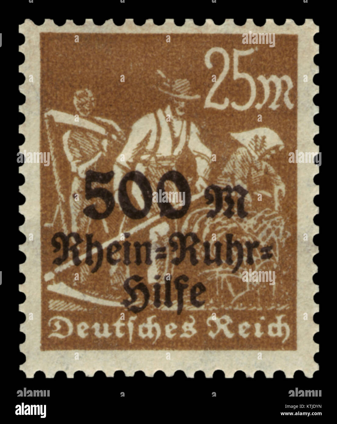 This photograph from 1923 shows agricultural workers in Germany ...