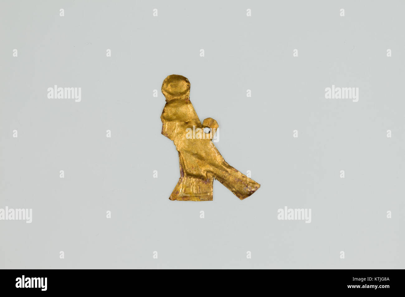 Egyptian sun disk hi-res stock photography and images - Alamy