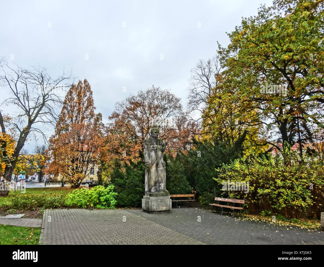 Bdg parkKochanowskiego posag 7 10 2013 Stock Photo - Alamy