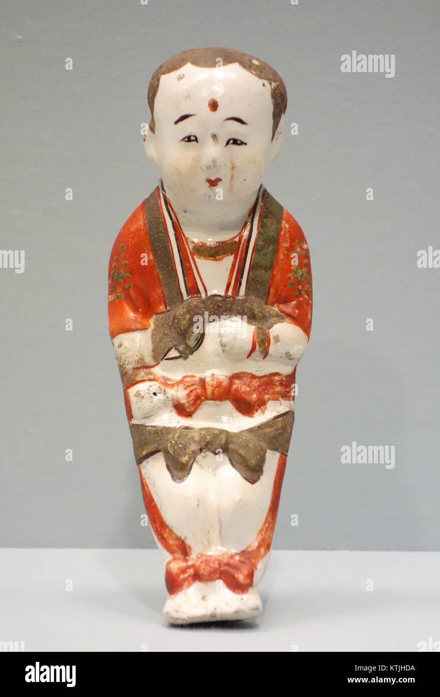 Baby from back and object hi-res stock photography and images - Alamy