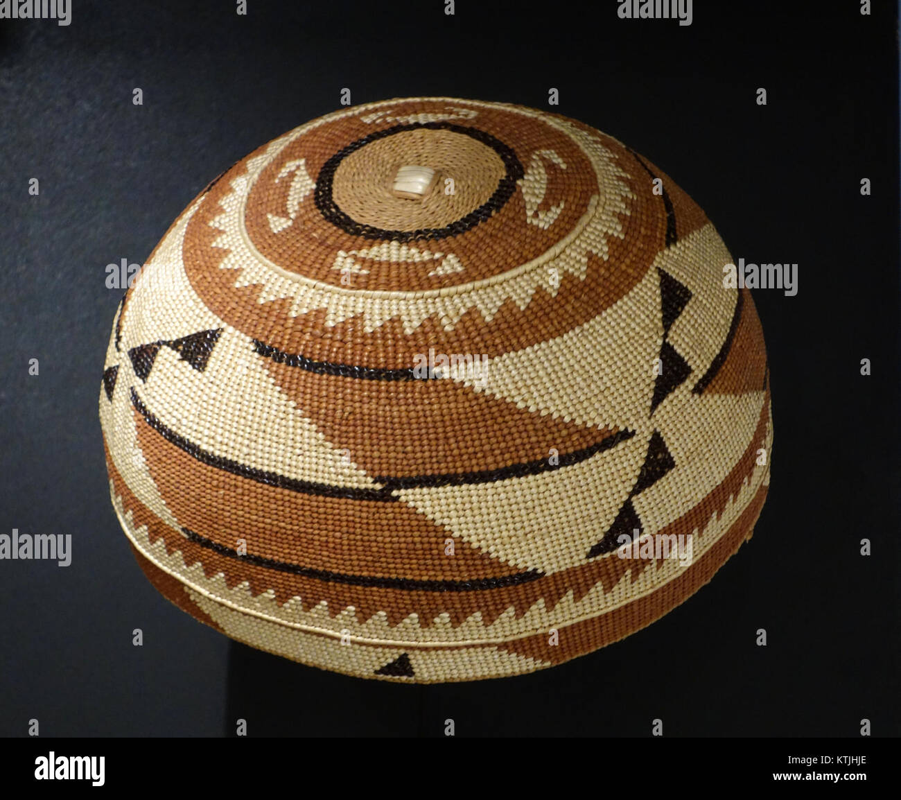 California tribes yurok hi-res stock photography and images - Alamy