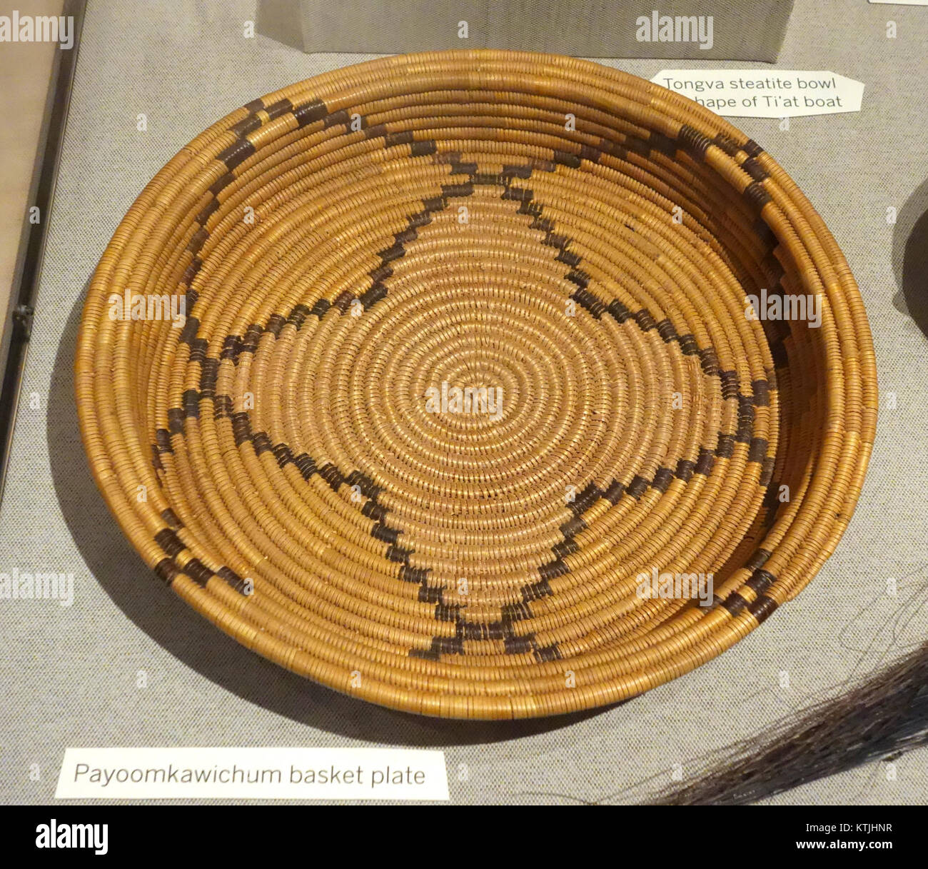 This basket plate from the Payoomkawichum people, housed at the Oakland ...