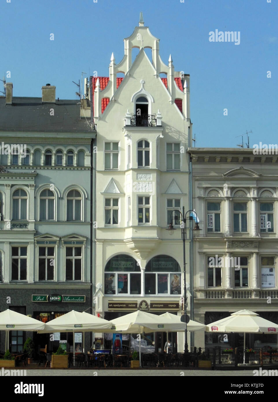 This photograph captures the Stary Rynek (Old Market) square in ...