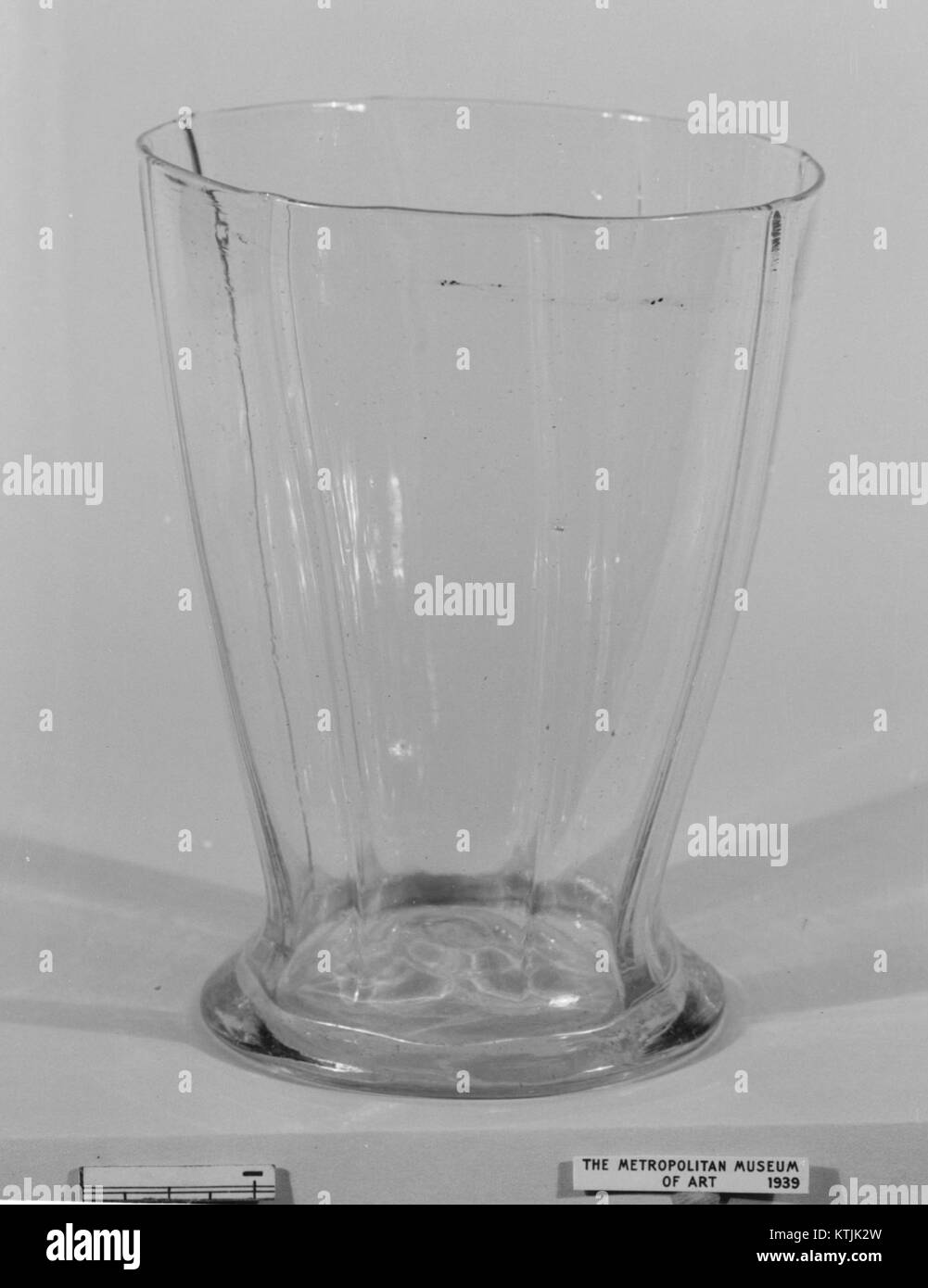 This beaker, from the collection of The Metropolitan Museum of Art (MET ...