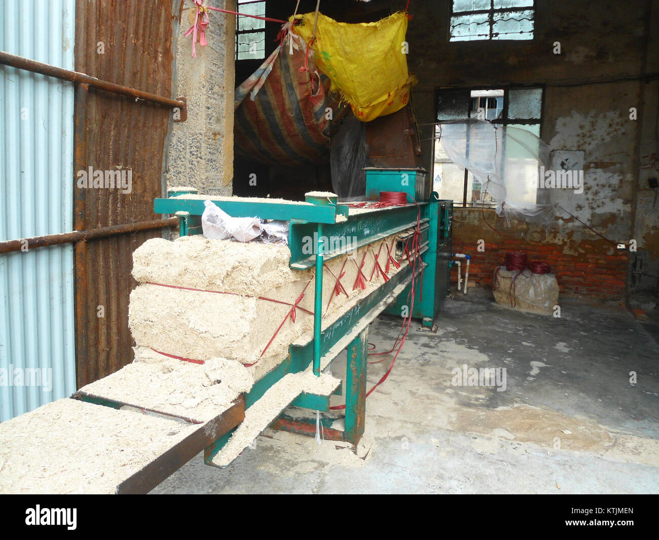 Sugarcane bagasse hi-res stock photography and images - Alamy