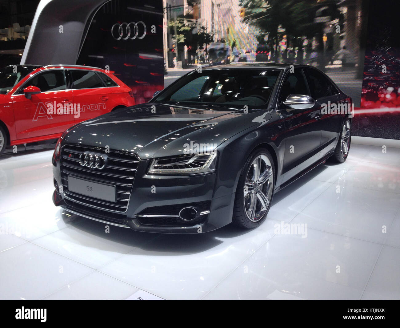 Tokyo motor show hi-res stock photography and images - Alamy