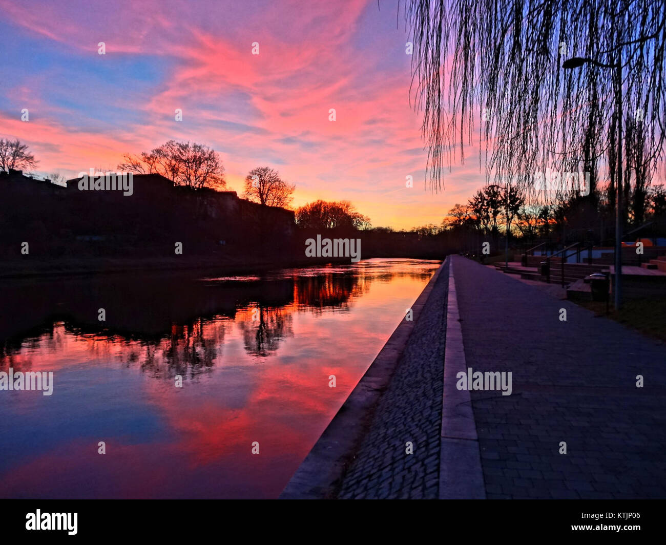 Image captures view downtown hi-res stock photography and images - Alamy