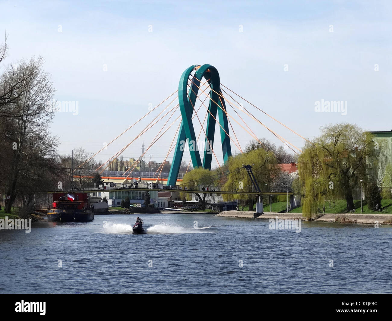A pylon identified as Bdg TU 2 04 was captured in a photograph taken in ...