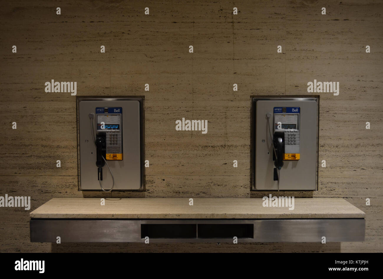 Bell payphone hi-res stock photography and images - Alamy