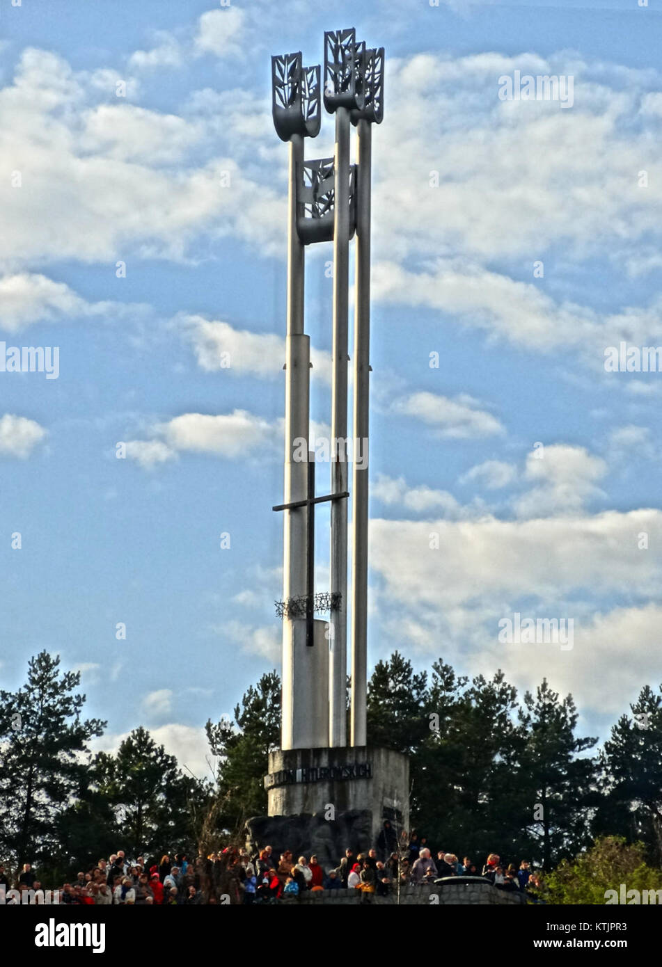 Photograph of the BdgFor memorial to fallen soldiers, taken on April 1 ...