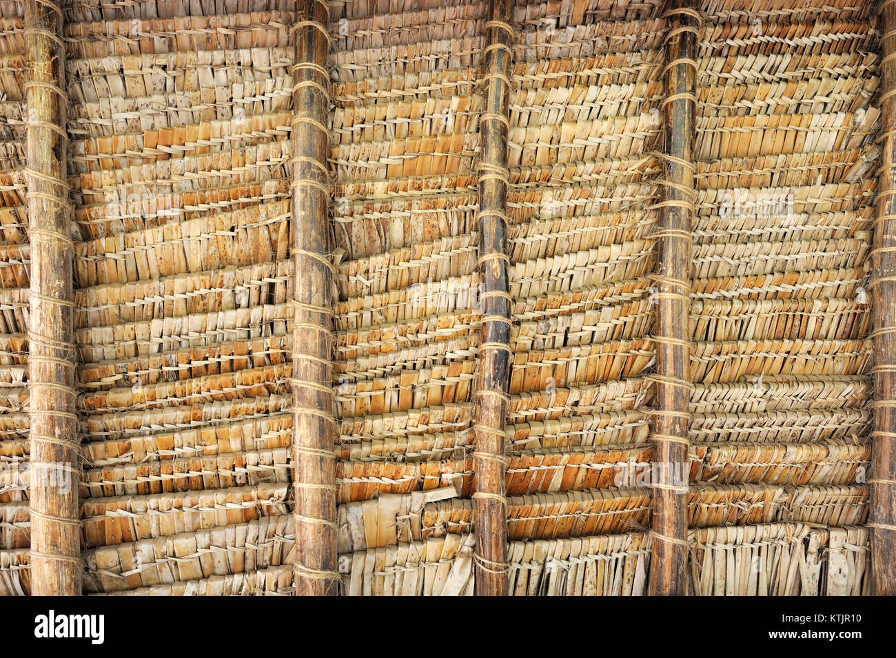 Hanging edge hi-res stock photography and images - Alamy