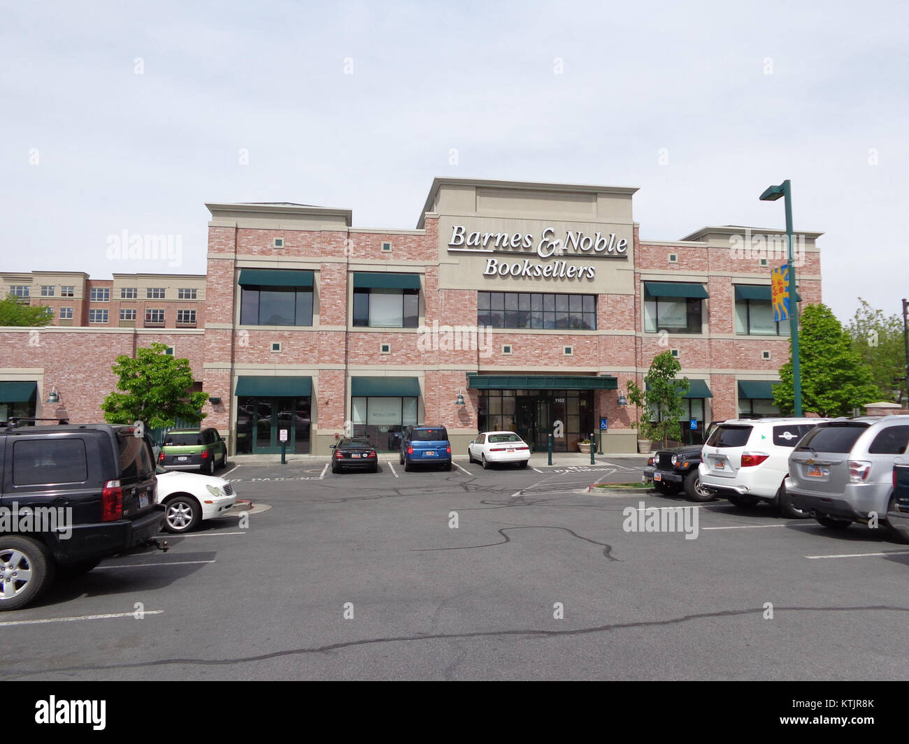 Barnes & Noble in Sugar House SLC Stock Photo - Alamy Barnes & Noble in Sugar House SLC Stock Photo - Alamy