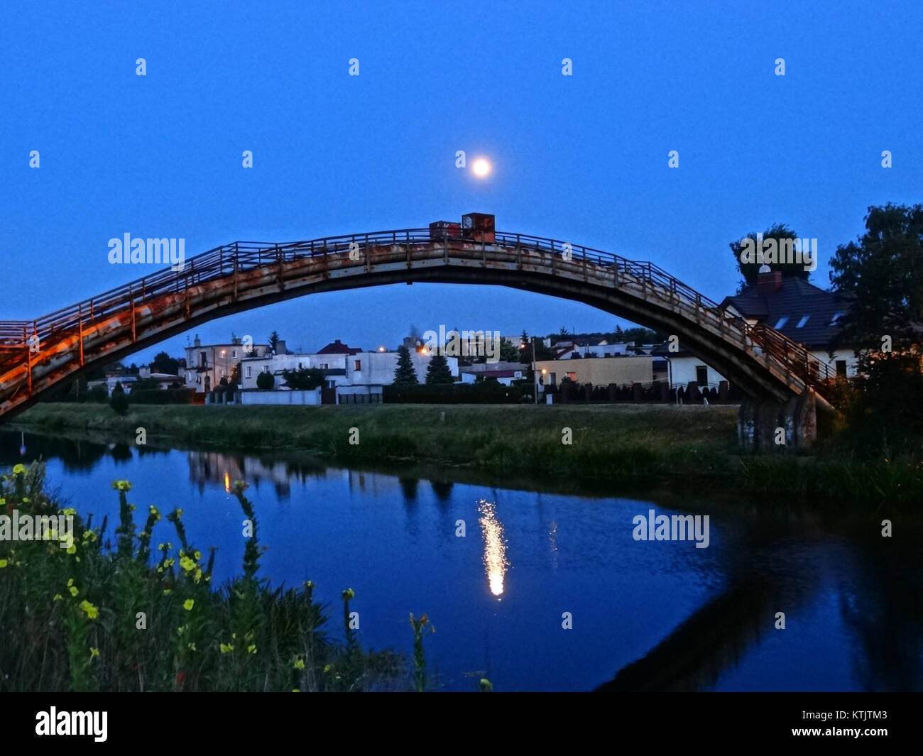 Bridge in moonlight hi-res stock photography and images - Alamy
