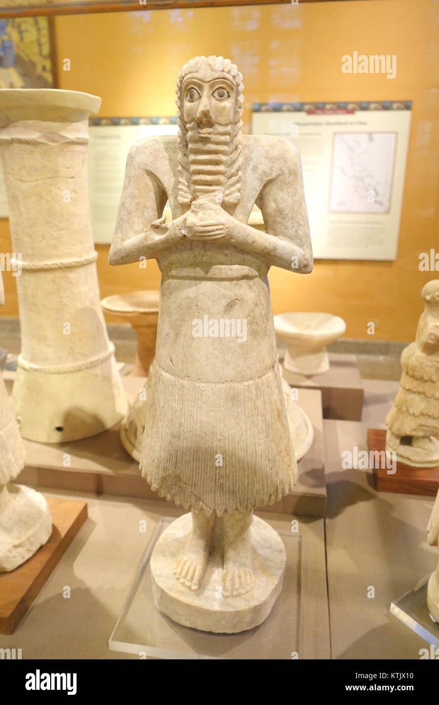 Sumerian worshipper hi-res stock photography and images - Alamy