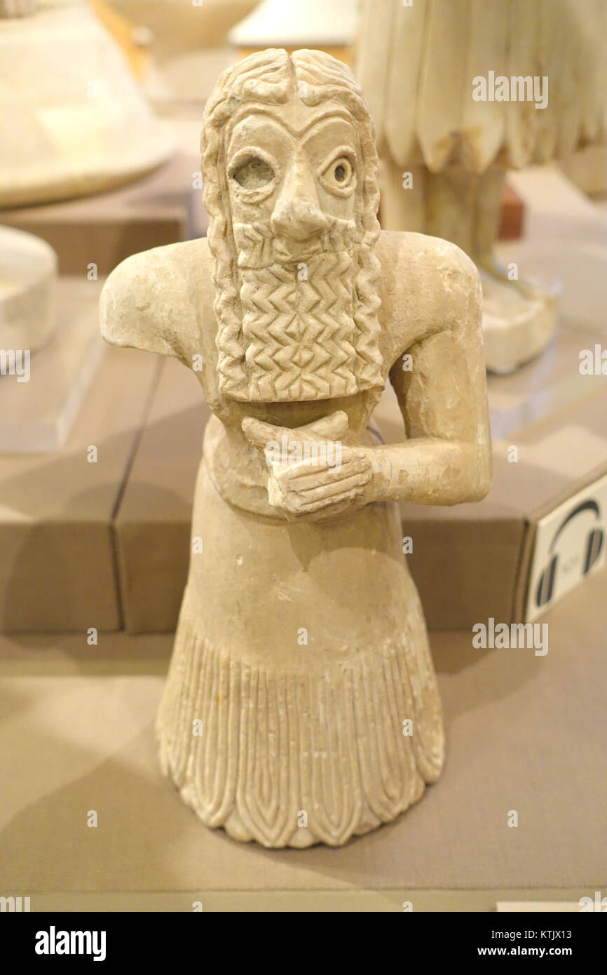 Sumerian worshipper hi-res stock photography and images - Alamy