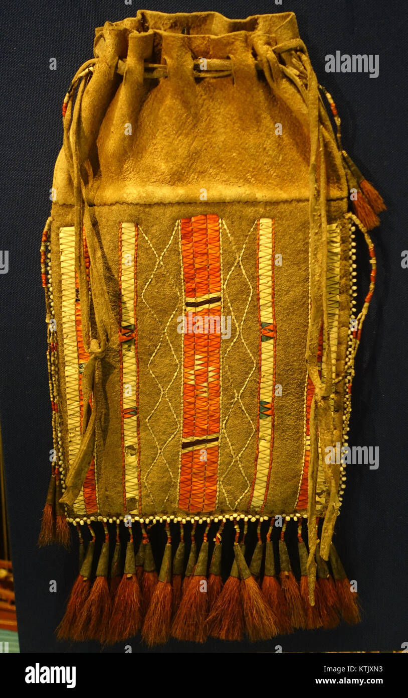 North american indigenous textiles hi-res stock photography and images ...