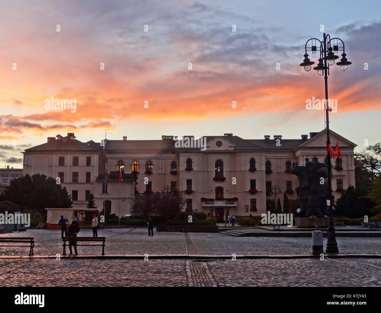 Shopping destination social gathering hi-res stock photography and ...