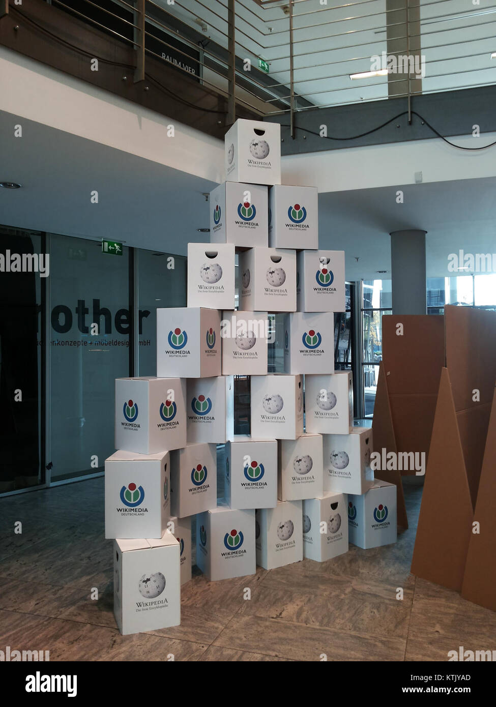 Organizational setup hi-res stock photography and images - Alamy