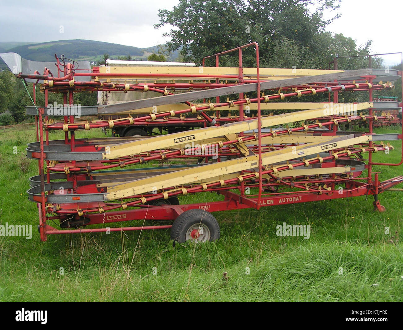 The Ballensammelwagen is a farming vehicle used for collecting bales of ...