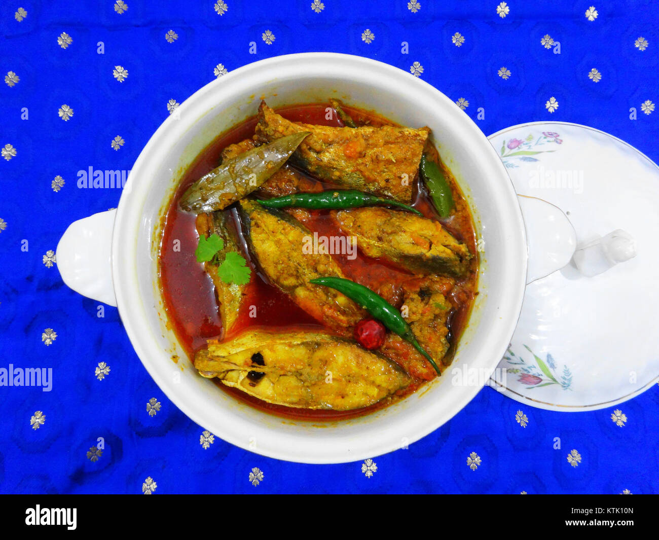 Bengali fish curry hi-res stock photography and images - Alamy