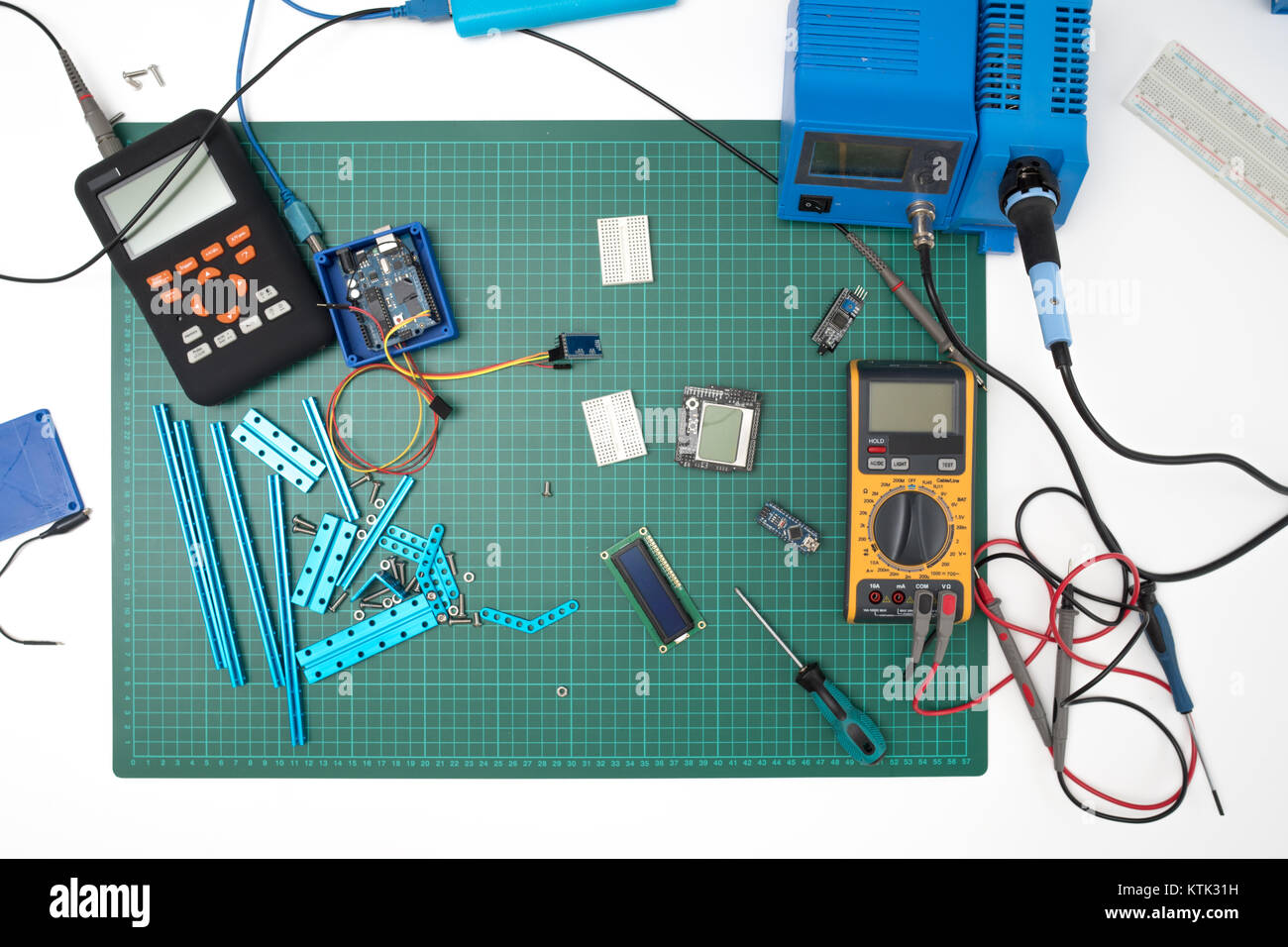 Manual assembly line hi-res stock photography and images - Alamy