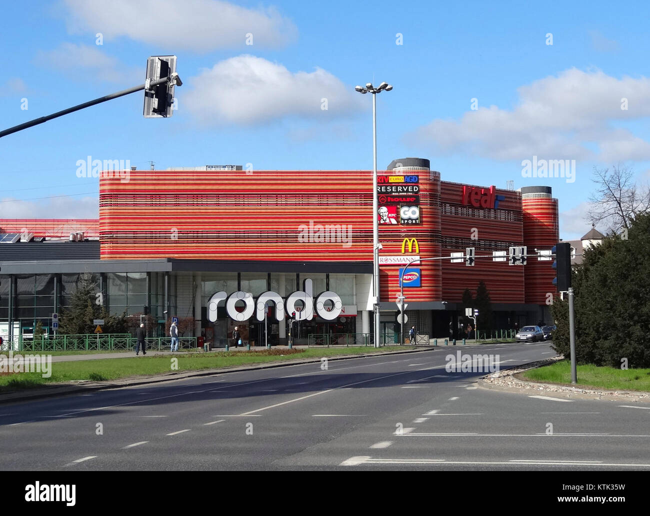 The CH Rondo 4 building is a modern structure completed in 2015 ...