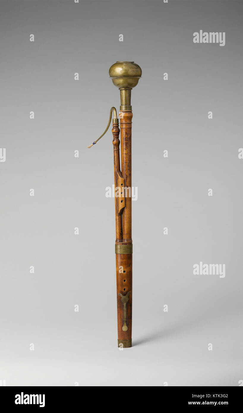 Bassoon historical hi-res stock photography and images - Alamy