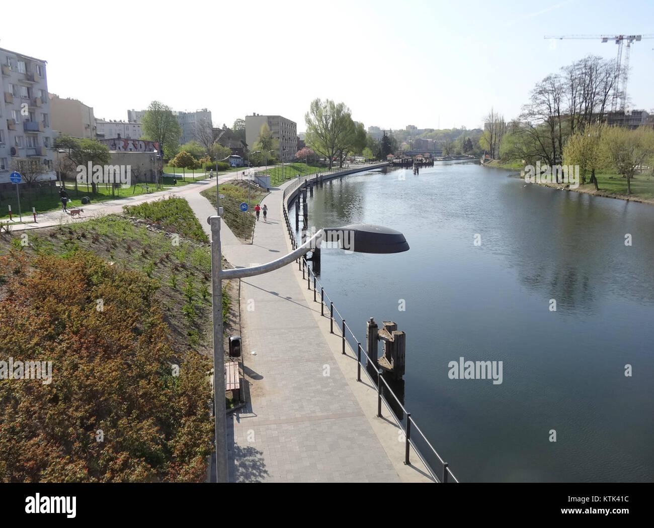 The image shows the 'Bdg bulwar Downtown' in 2015, a key location in a ...