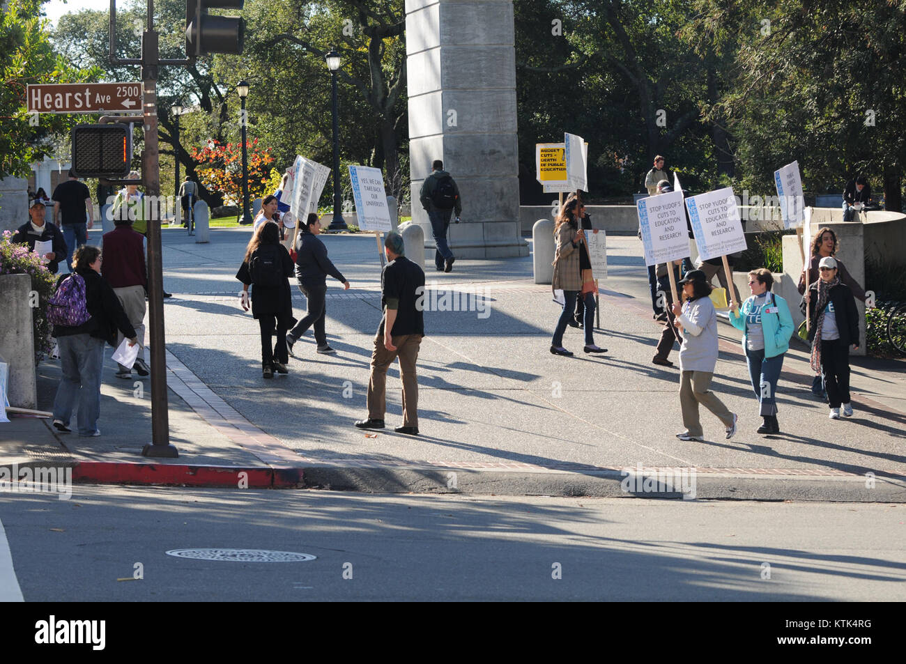 Berkeley protest hi-res stock photography and images - Alamy