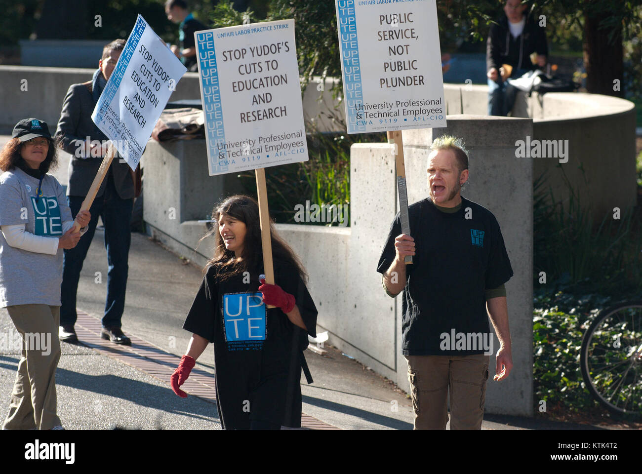 Berkeley students protest fee hikes 1 Stock Photo - Alamy
