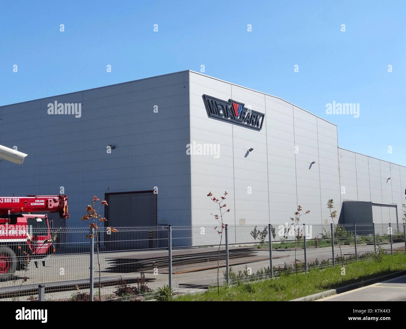 Metal structure in building building hi-res stock photography and ...