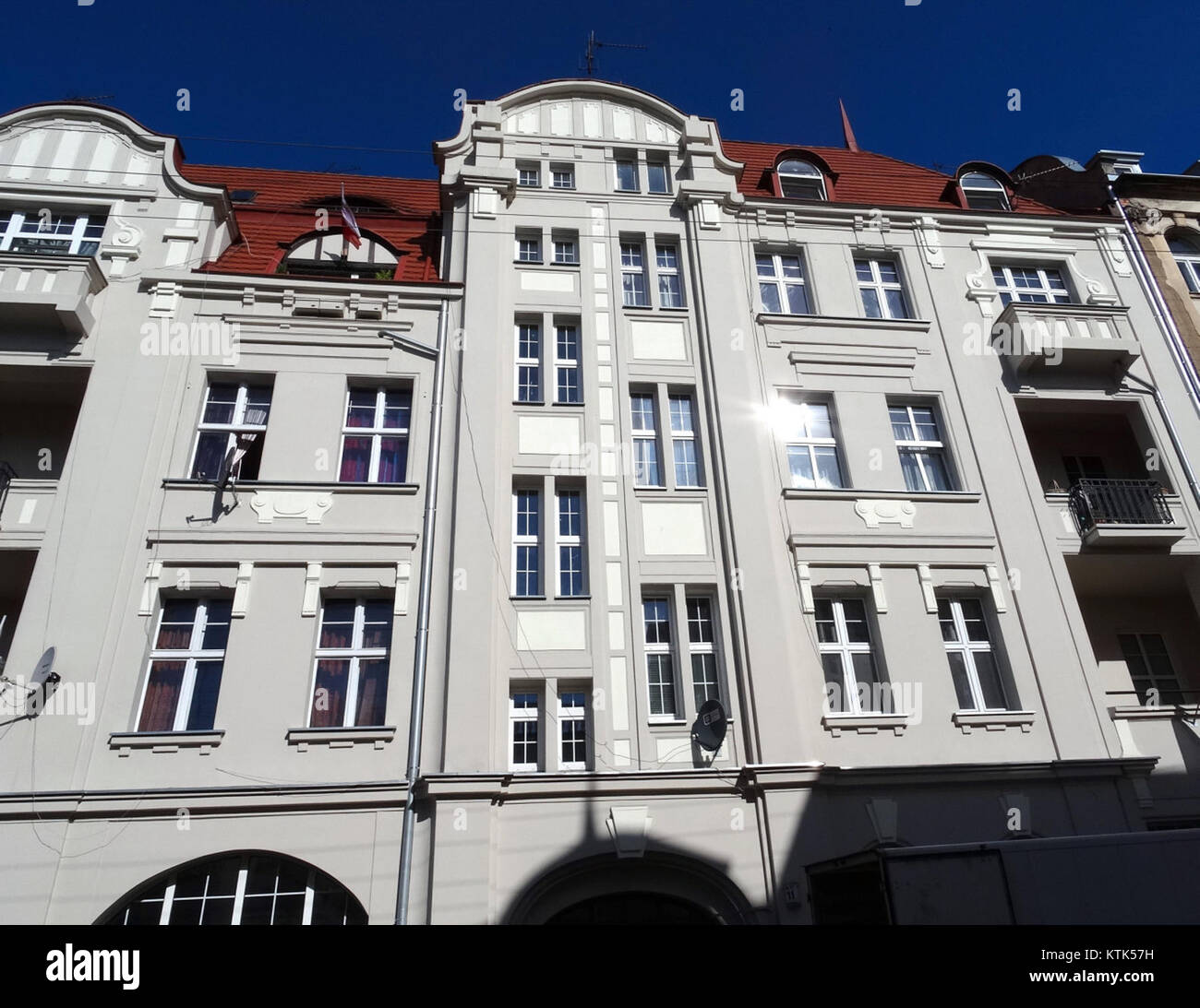 11 story building hi-res stock photography and images - Alamy