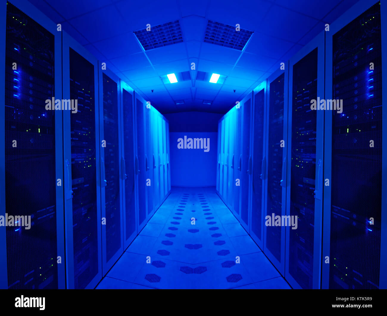 Modern working data center servers hi-res stock photography and images ...