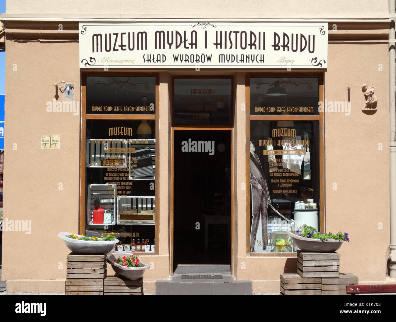 Ancient soap making hi-res stock photography and images - Alamy