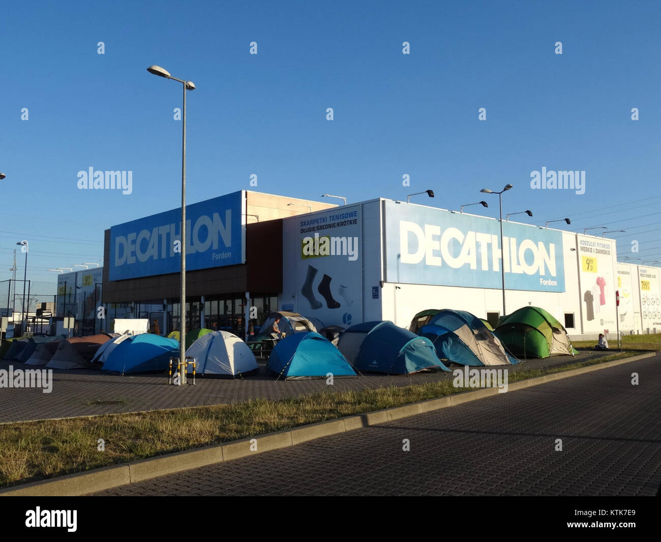 The 2015 Decathlon 6, a model from the French sporting goods retailer ...