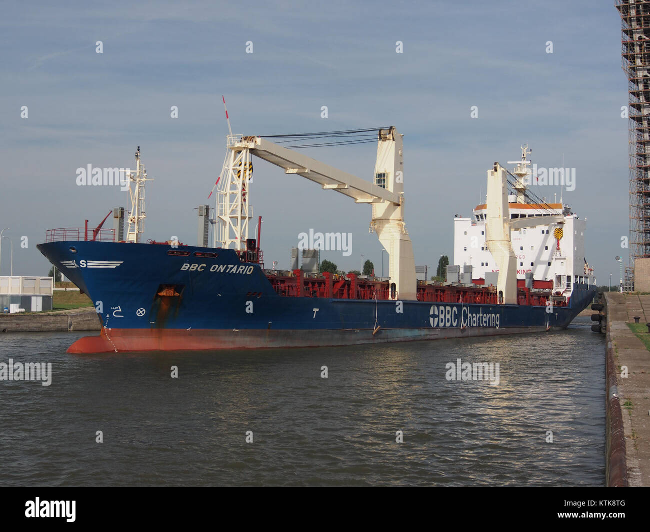 Pass through antwerp hi-res stock photography and images - Alamy