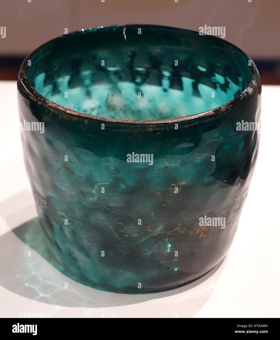 This 9th-10th century Iranian beaker is made of moulded glass ...